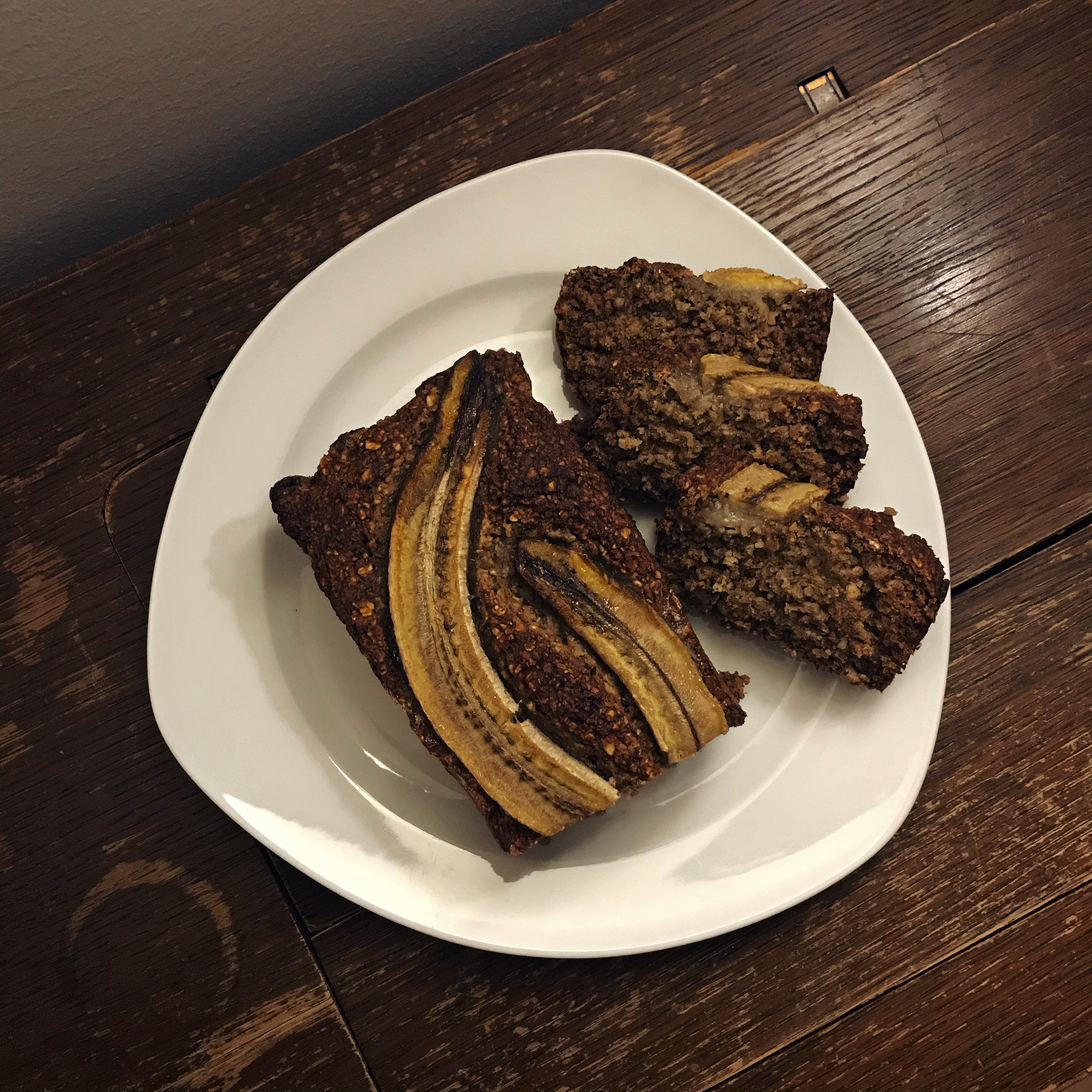 Sokeriton banaanileipä – Coconut Gastro