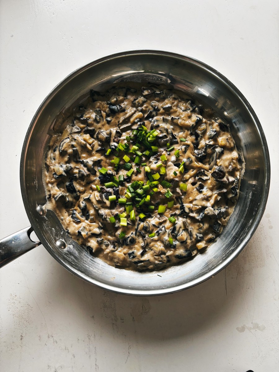 Metsäsienimuhennos – Coconut Gastro